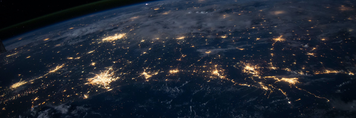 Voltages Of The World | Claude Lyons